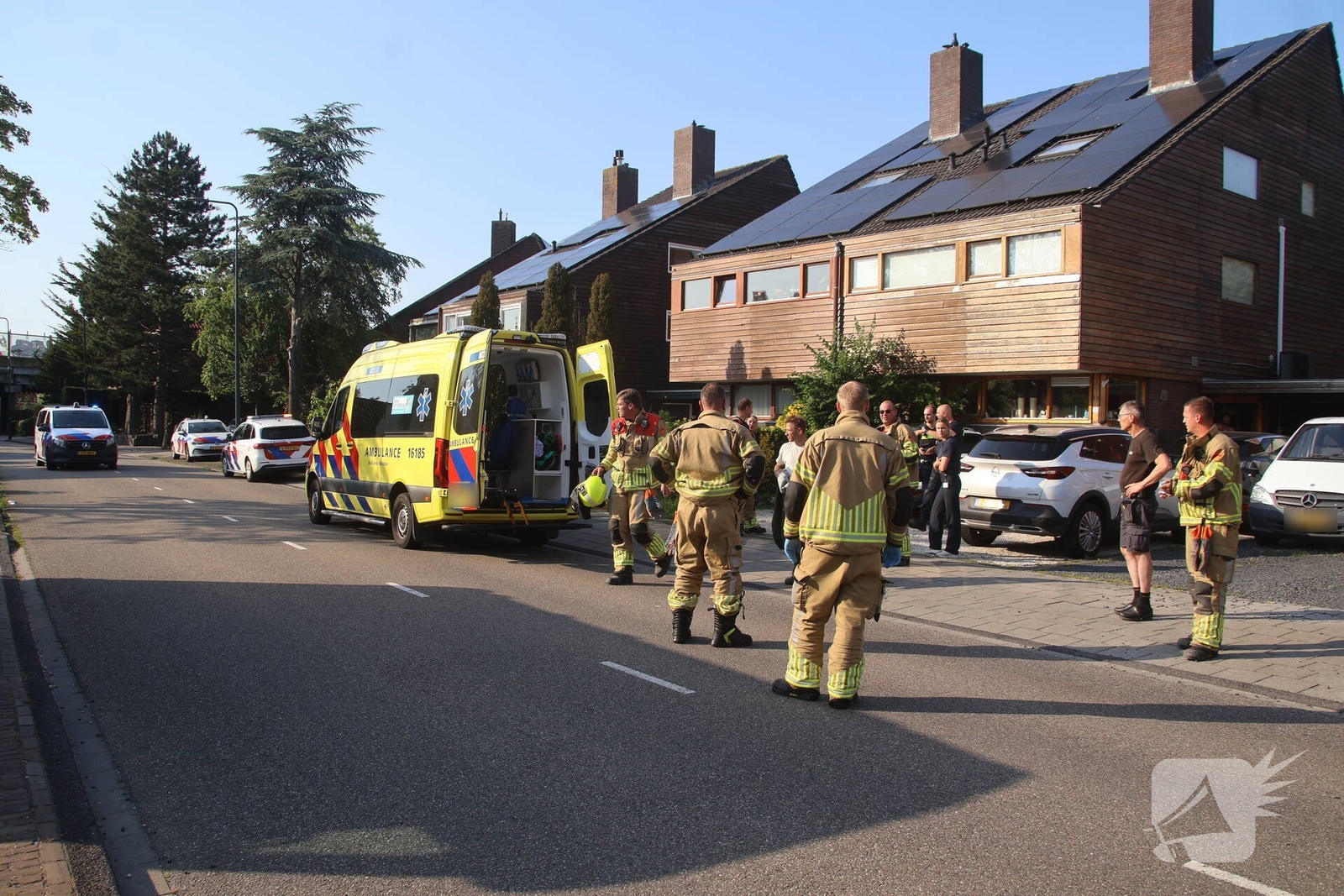 Vrouw raakt zwaargewond in rivier, hulpdiensten groots ingezet ...